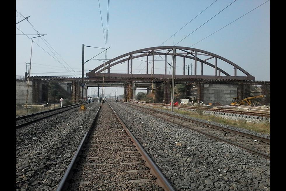 Eastern DFC railway systems contract awarded | News | Railway Gazette ...